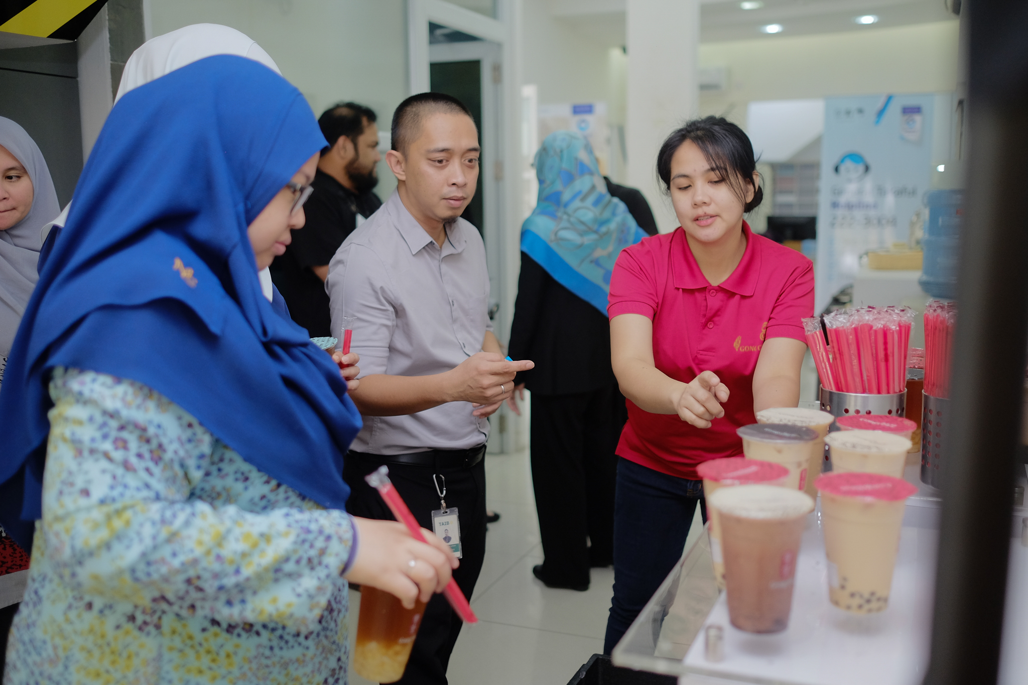 Insurans Islam TAIB welcomes customers with sweet treats - The Scoop