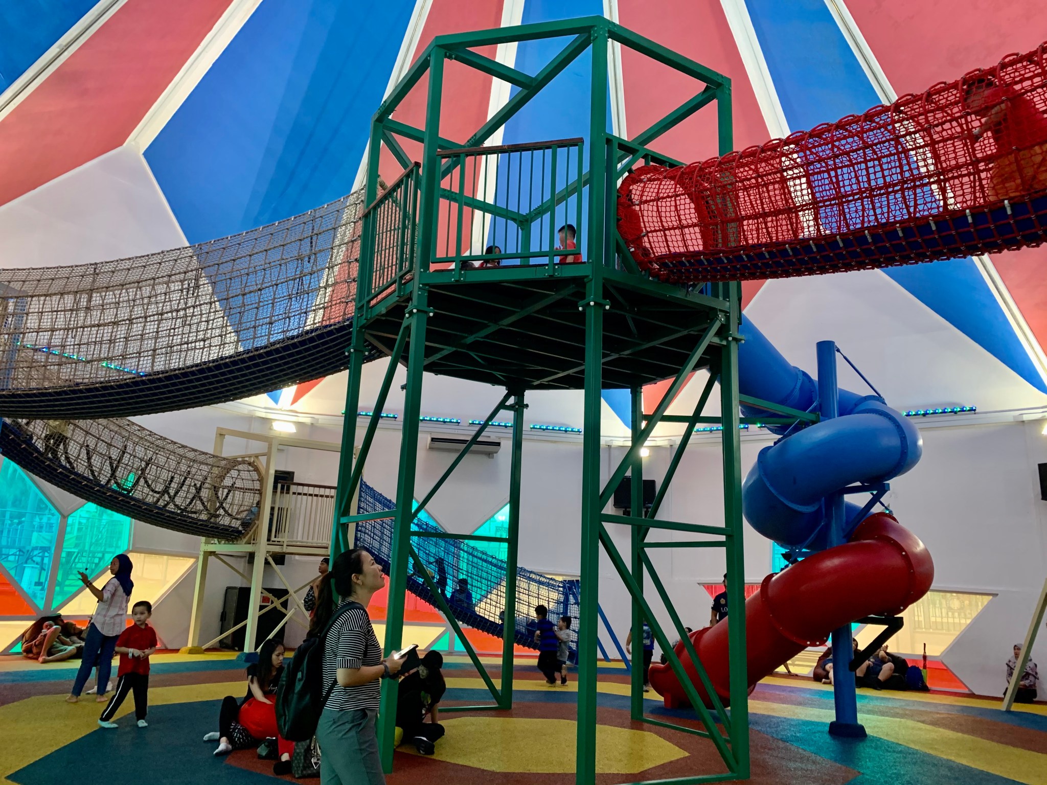 'Snowfall' turns Jerudong Park into winter wonderland - The Scoop