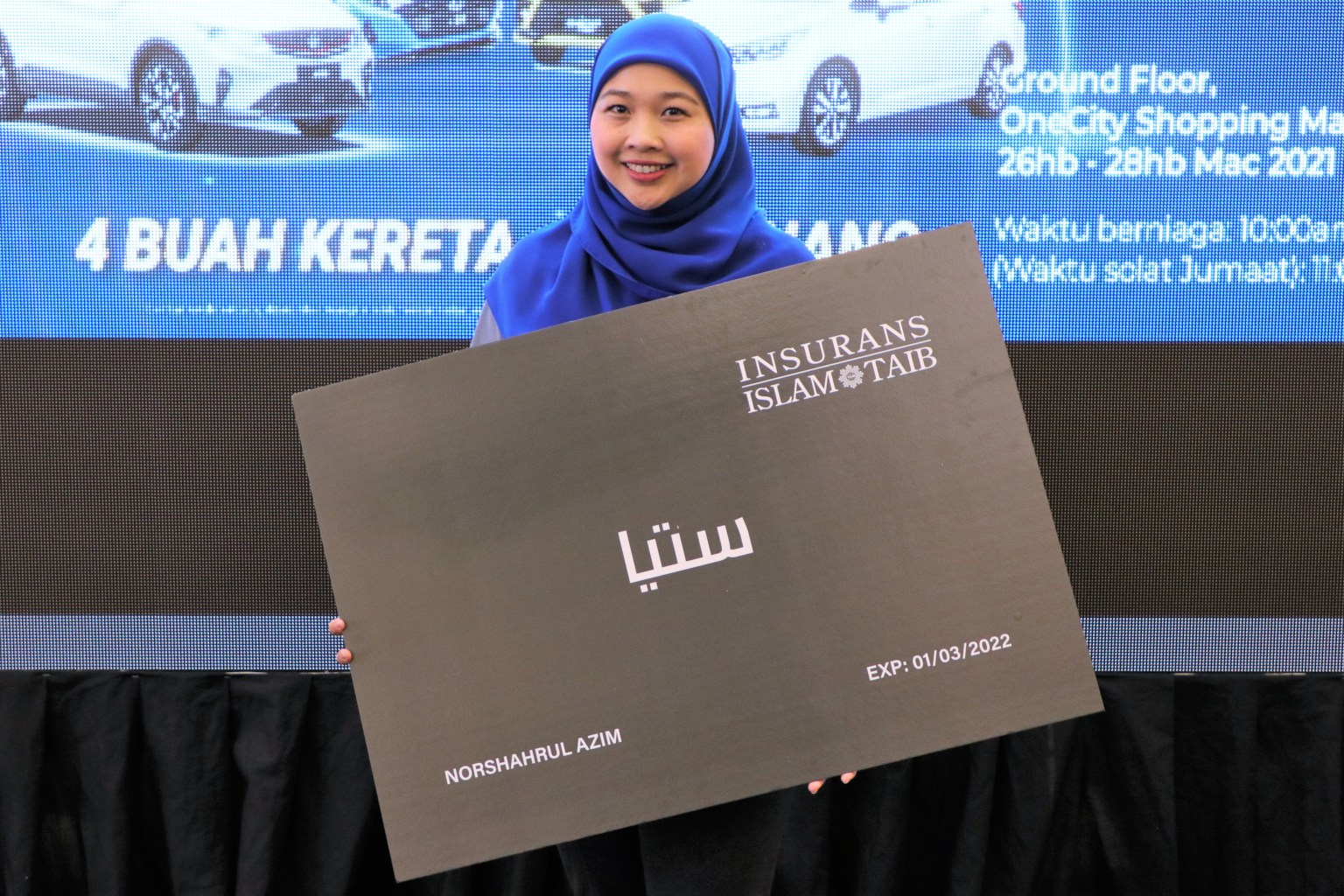 Insurans Islam TAIB customer goes home with $10,000 cash prize - The Scoop