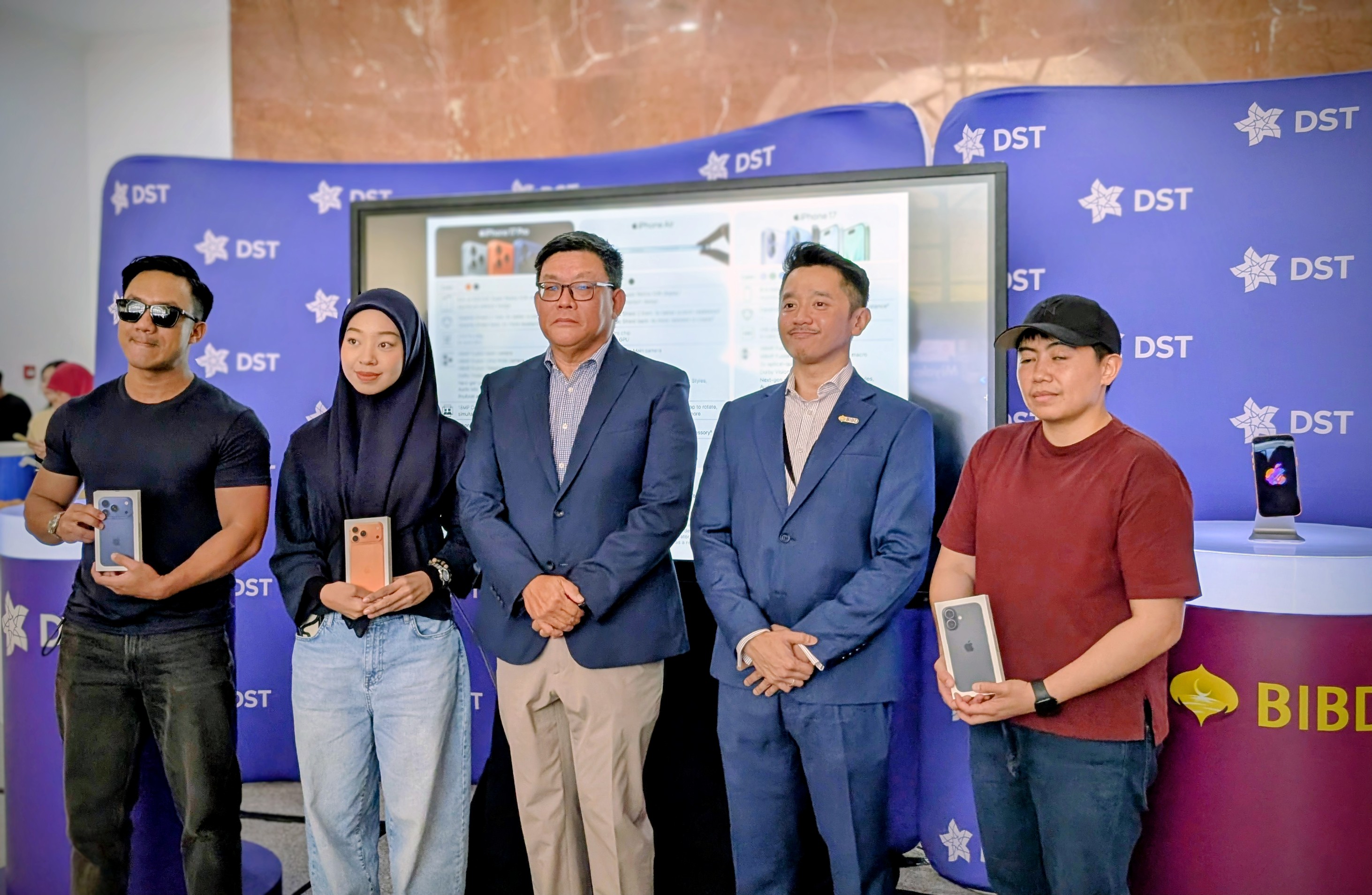 iPhone 17 Arrives in Brunei with DST’s Mobi Bundle Plans - The Scoop